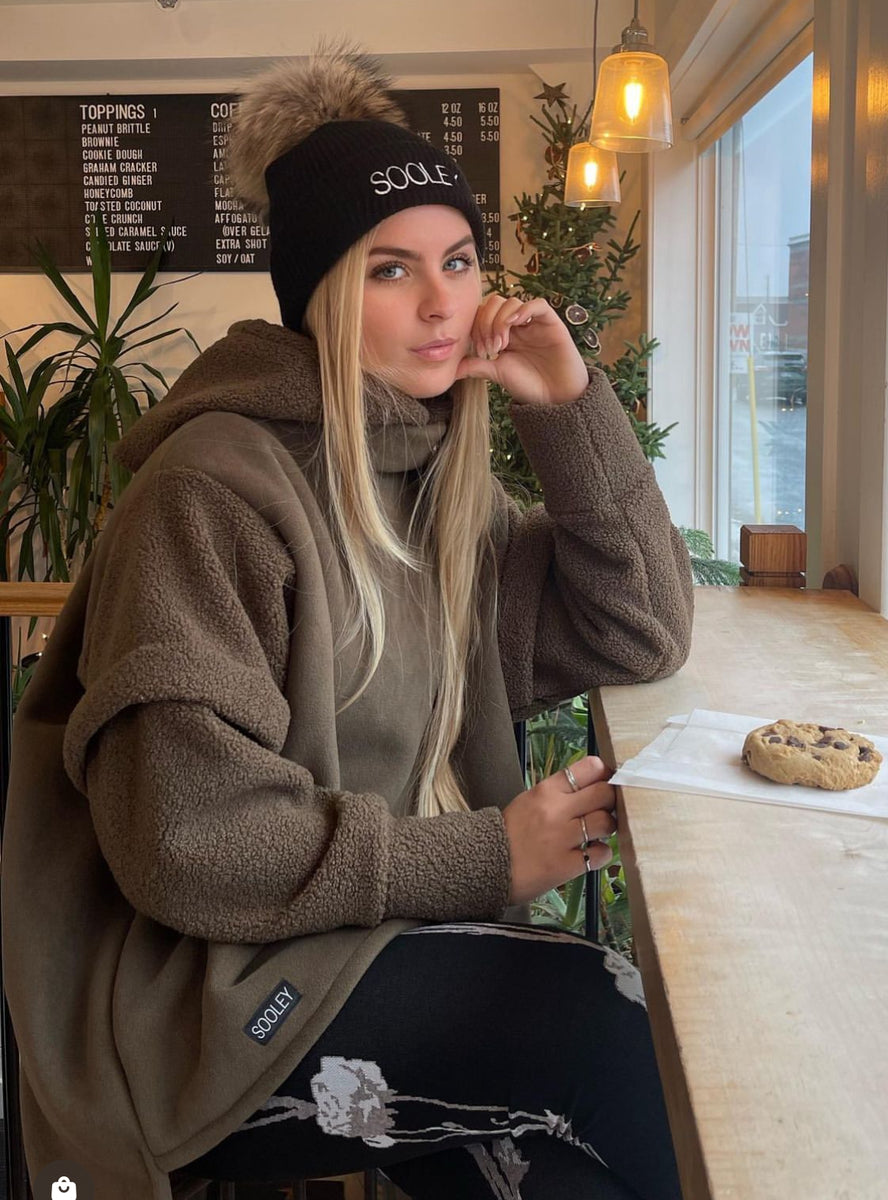 Cashmere Hat With Fur Pom – sooley designs inc